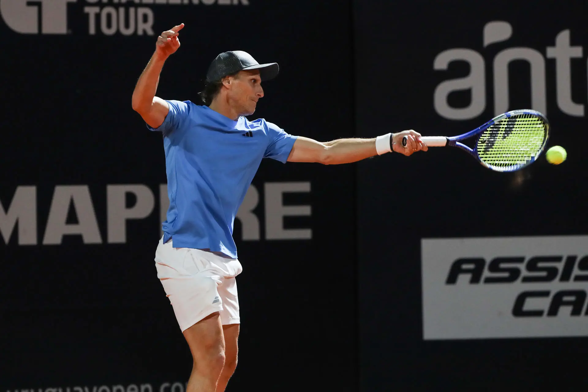 Diego Forlán: El ex-goleador uruguayo hizo su debut como tenista profesional | Studiofutbol