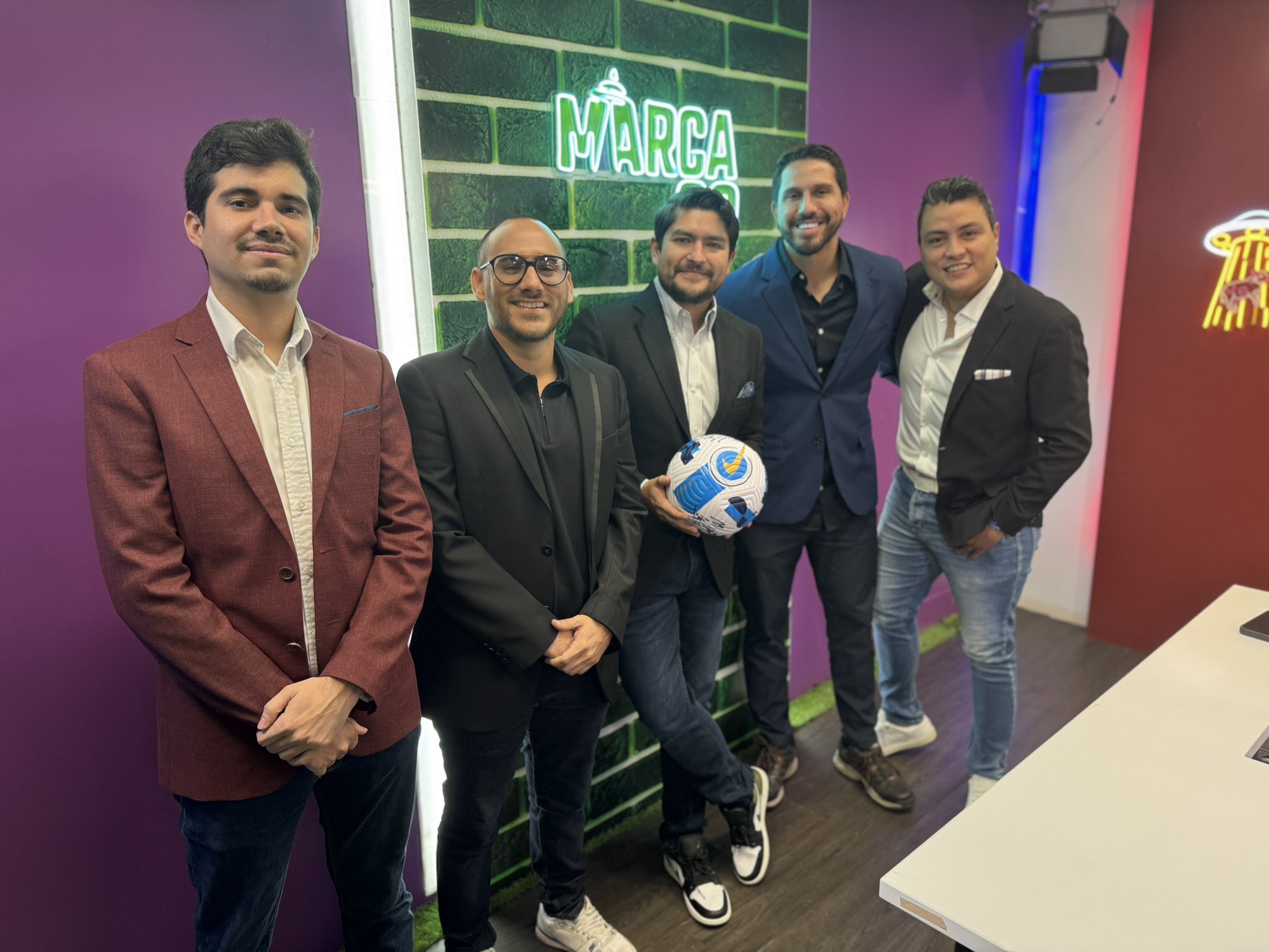 Desde este miércoles: Vuelve el programa De Una | Studiofutbol