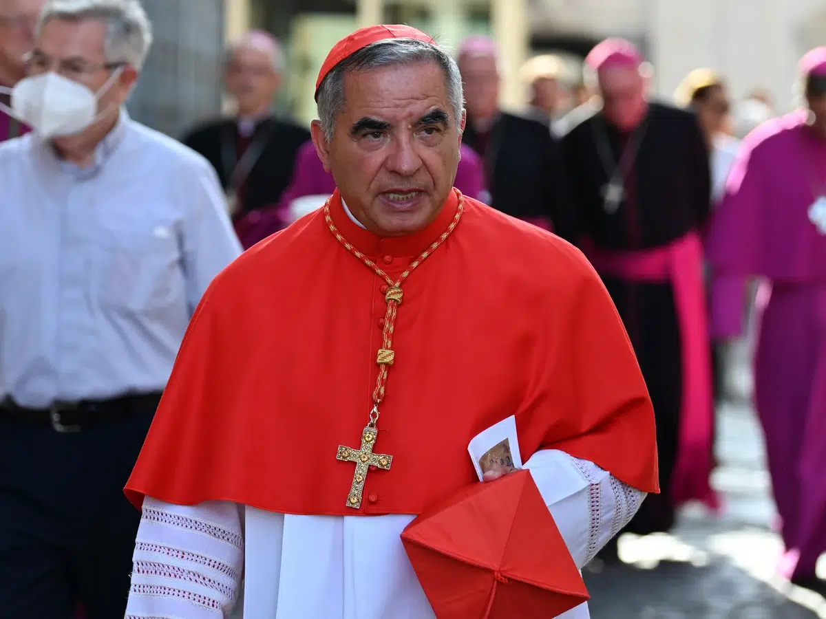 Tensión en el Vaticano: Ex cardenal irrumpe en el cónclave y reclama su ...