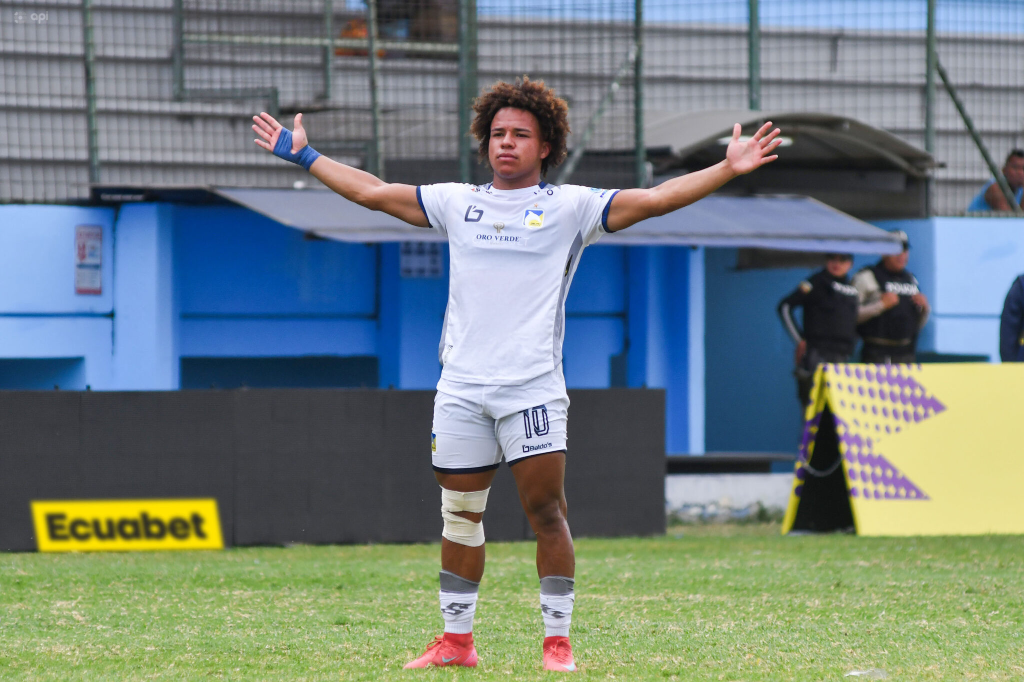 (VIDEO) Delfín se impone en el duelo manabita y venció 2-0 al Manta FC ...