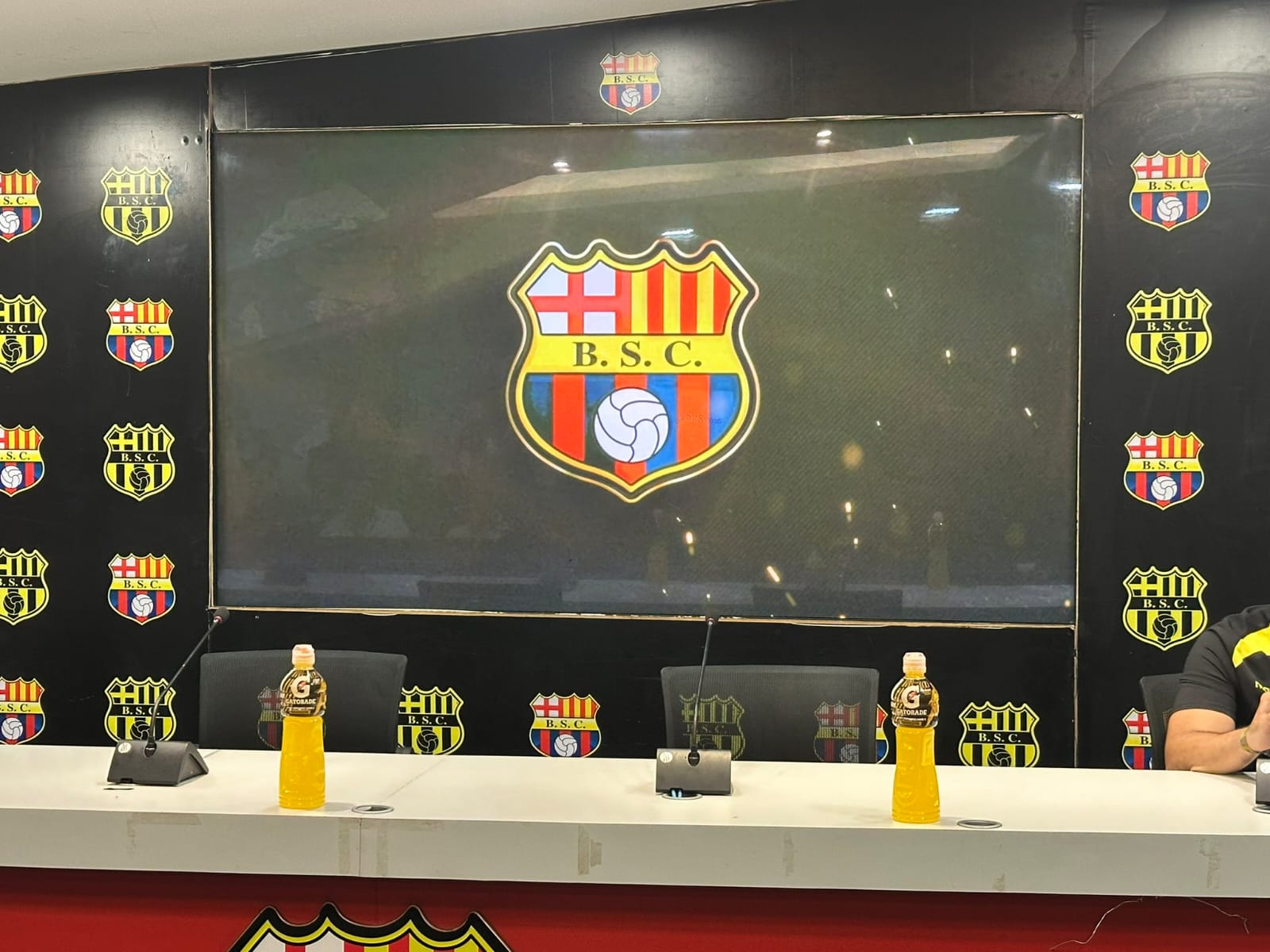 (VIDEO) OTRA VEZ: Segundo Alejandro Castillo no asistió a la rueda de ...