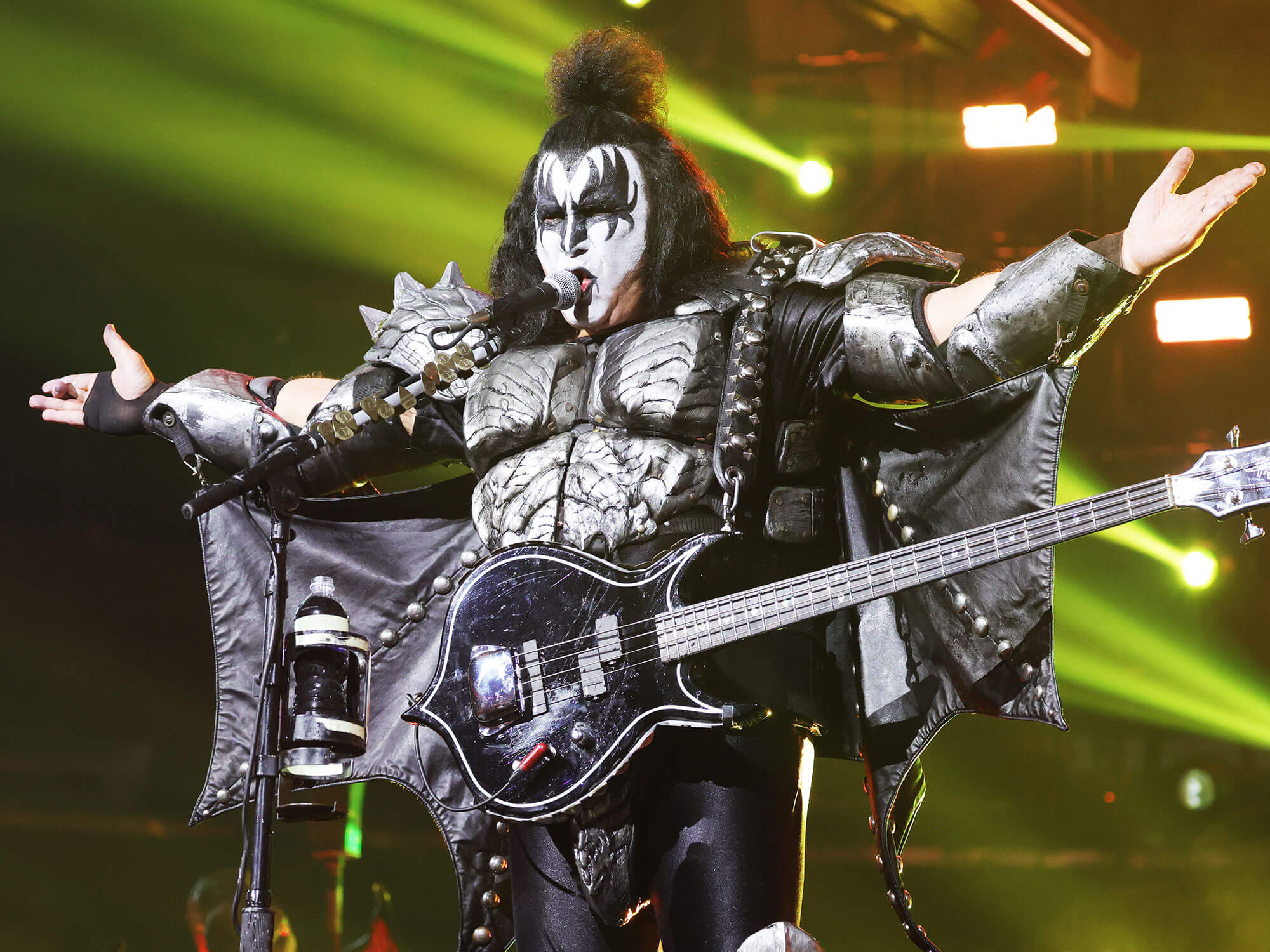Gene Simmons, bajista de KISS, sufrió un fuerte accidente ...