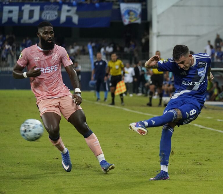 (VIDEO) Emelec venció a Universidad Católica en el Capwell y volvió al ...