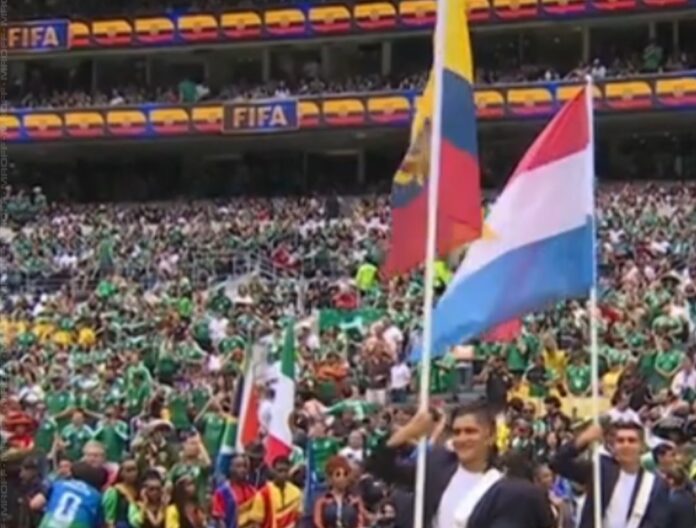 CUMPLIENDO LA TRADICIÓN: México y el homenaje a las banderas ...